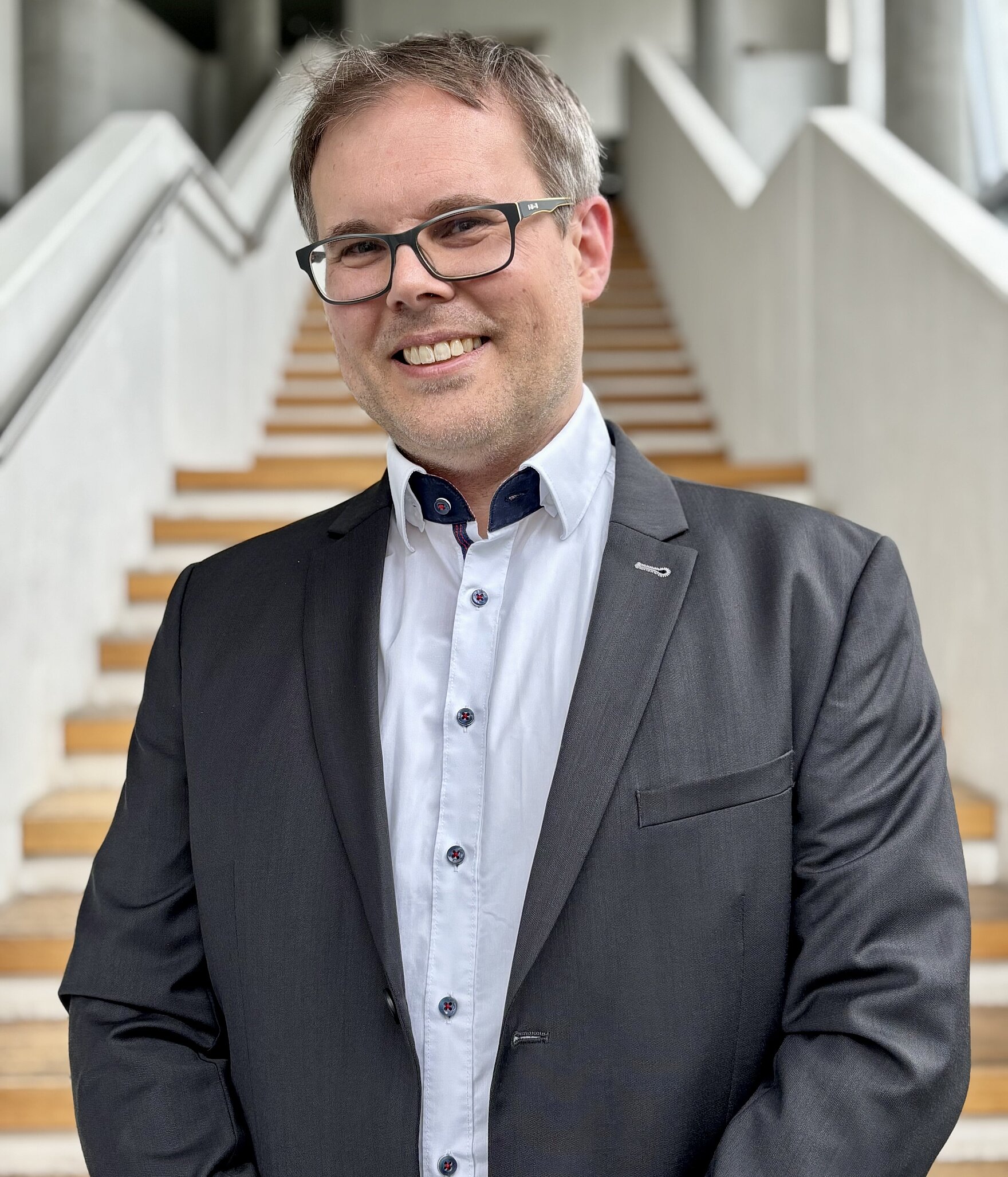 Prof. Dr. Sascha Gieseler | Hochschule für öffentliche Verwaltung und ...